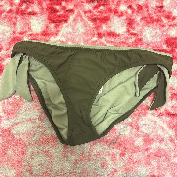 TILT | Swim | Green Bikini | Poshmark
